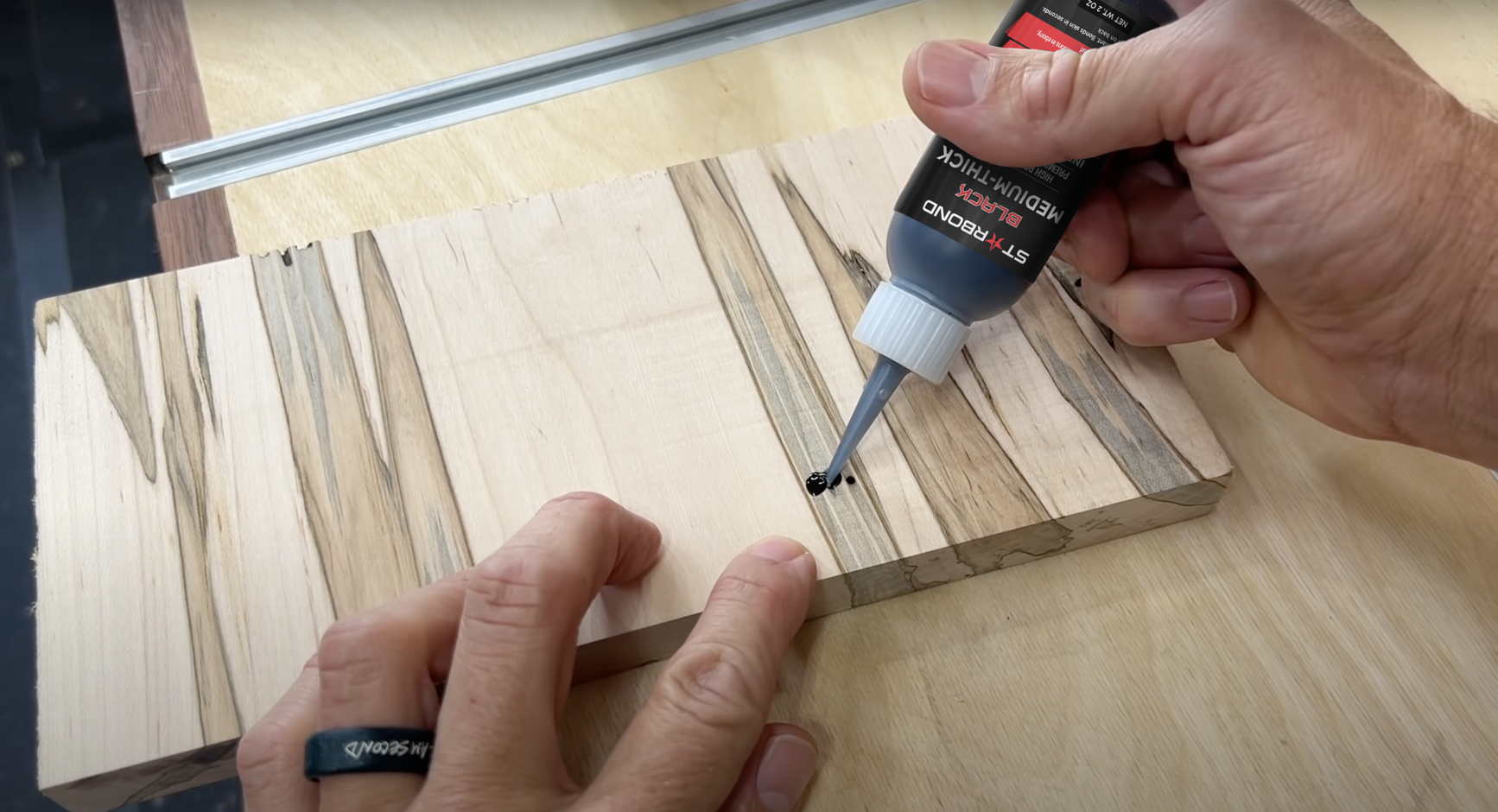 KBL-500 Black Rubber Toughened CA Glue for Woodturning and Hobby – Starbond